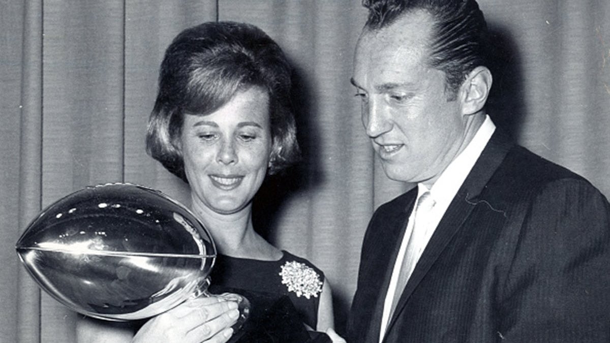 Carol Davis, widow of longtime Raiders owner Al Davis, dies at 93 – NBC ...