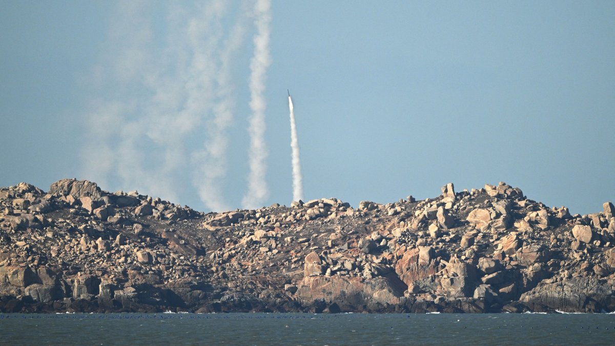 China fires warning to U.S. in Taiwan, Trump says he’s ‘not worried’ – NBC Bay Area