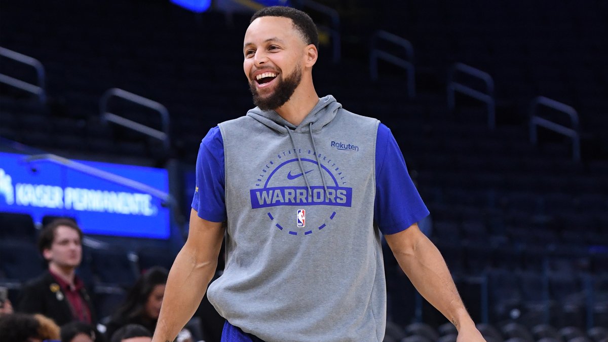 Watch Steph Curry incredibly make tunnel shot before return – NBC Bay Area