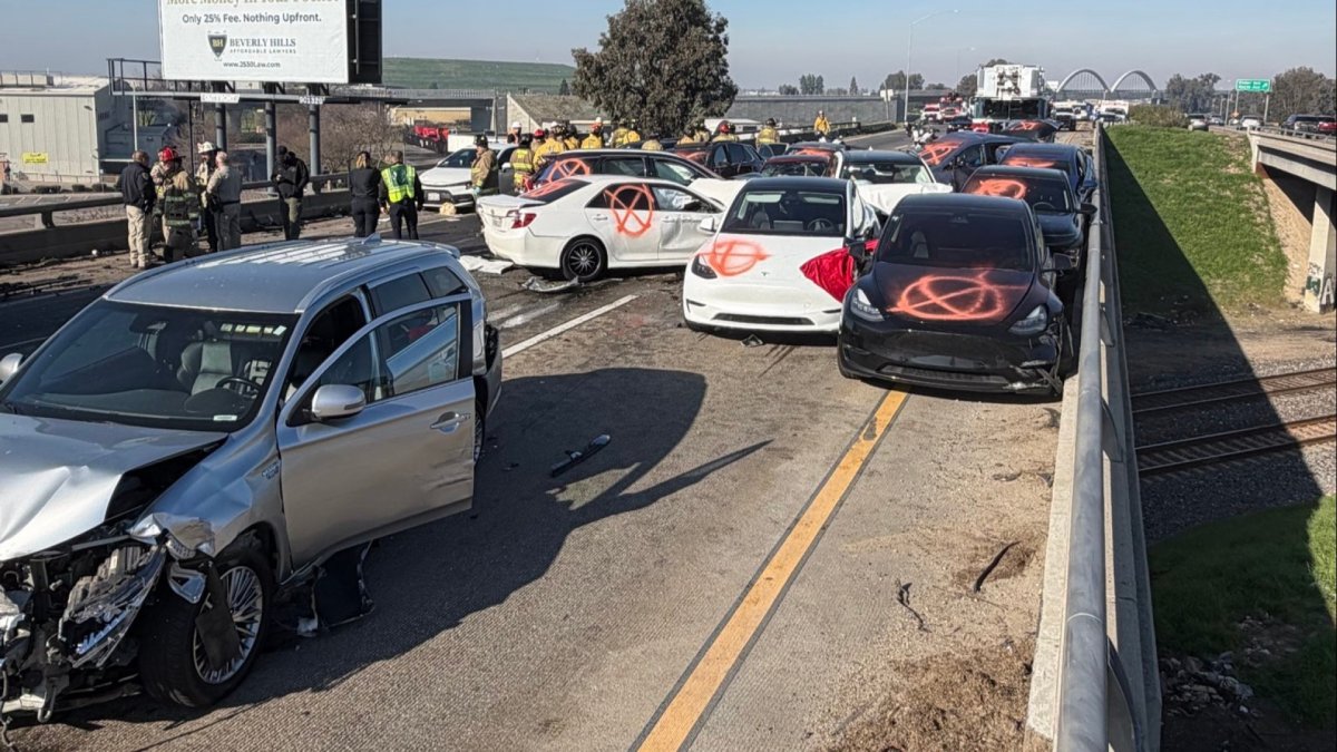 Deadly pileup on Highway 99 in Fresno – NBC Bay Area