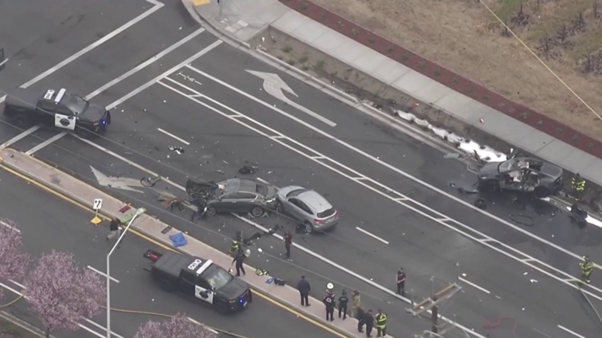 1 dead, 4 injured in fiery multi-vehicle crash in Oakley – NBC Bay Area