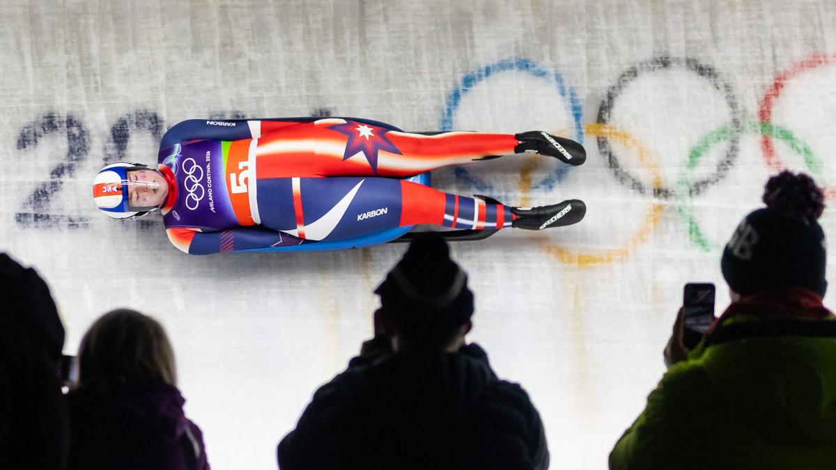 Watch: Ashley Farquharson competes in luge team relay – NBC Bay Area