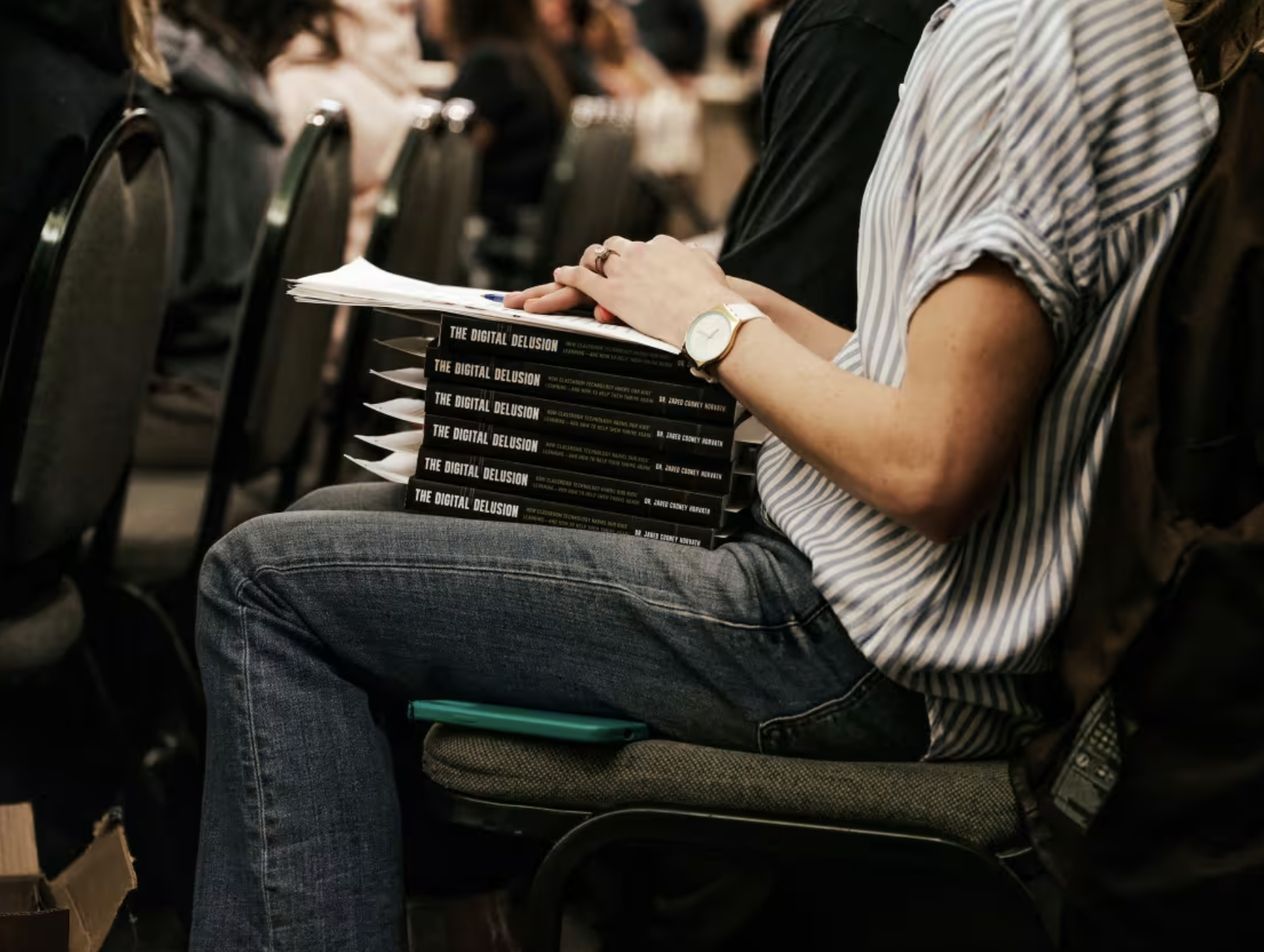 The book fueling a movement against screens in schools – NBC Bay Area