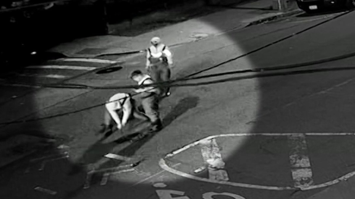 New video shows group enter NYC sewer via manhole – NBC Bay Area